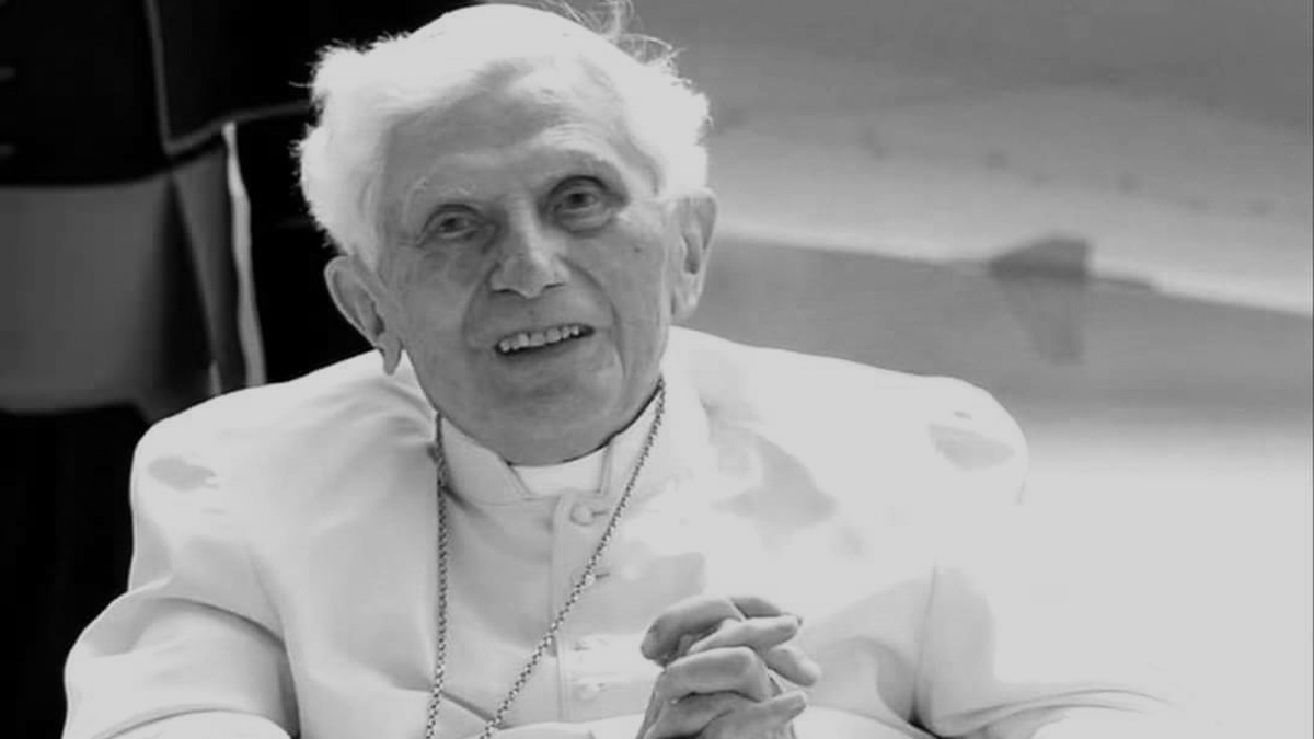 Le Vatican inhume le pape émérite Benoît XVI Le Vatican inhume le pape émérite Benoît XVI